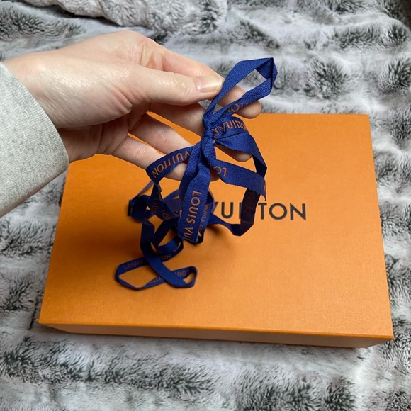 Louis Vuitton | Bags | Authentic Louis Vuitton Medium Box With Tissue ...